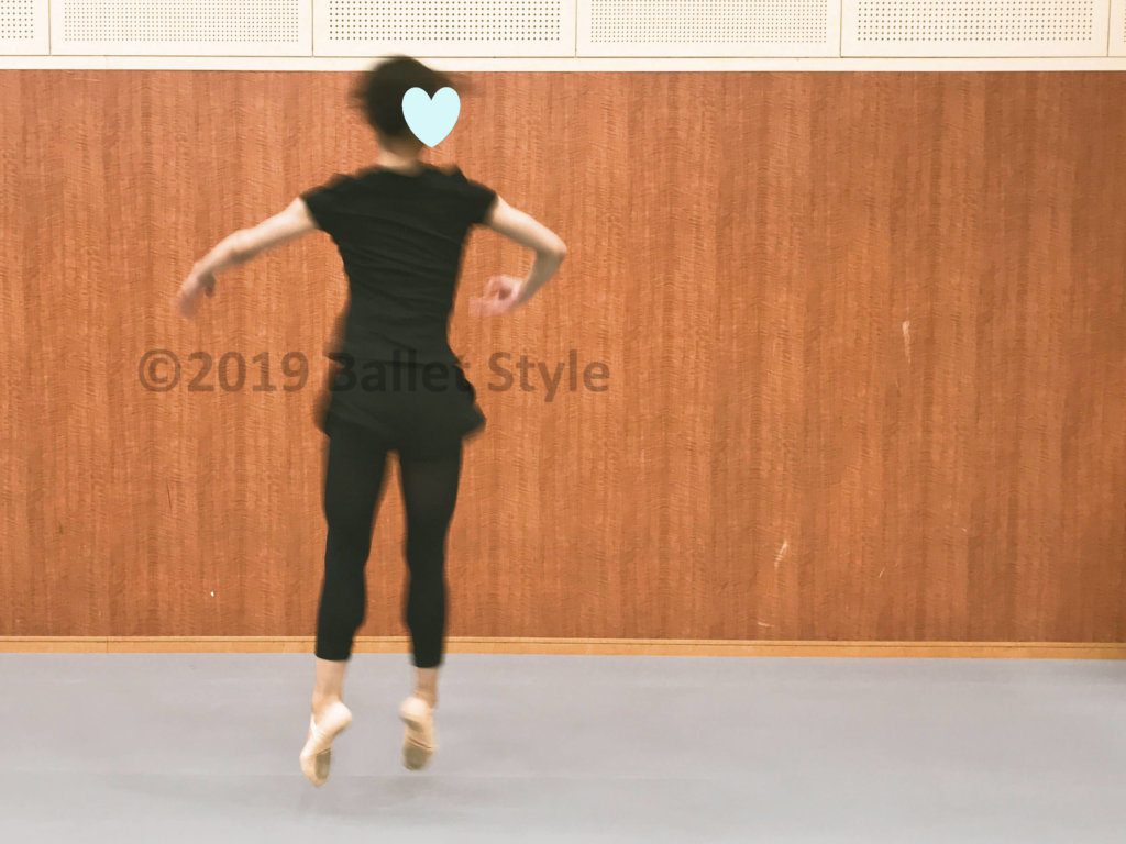 不安を解消！【アンボアテ】のやり方とポイント（動画あり） | Ballet Style[バレエ スタイル]