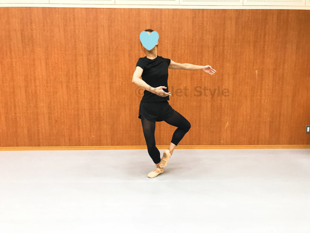 バロネのやり方・練習方法／連続バロネをするコツは？ | Ballet Style[バレエ スタイル]